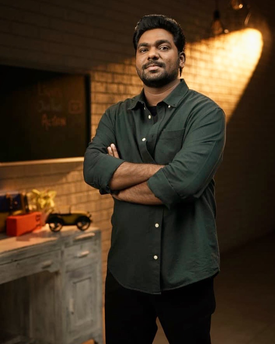 Zakir Khan Biography, Family, Age, Income, Net Worth, Wiki and More ...